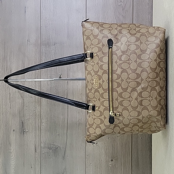 Bags | Coach Signature Gallery Coated Canvas Tote Shoulder Bag F7989 ...